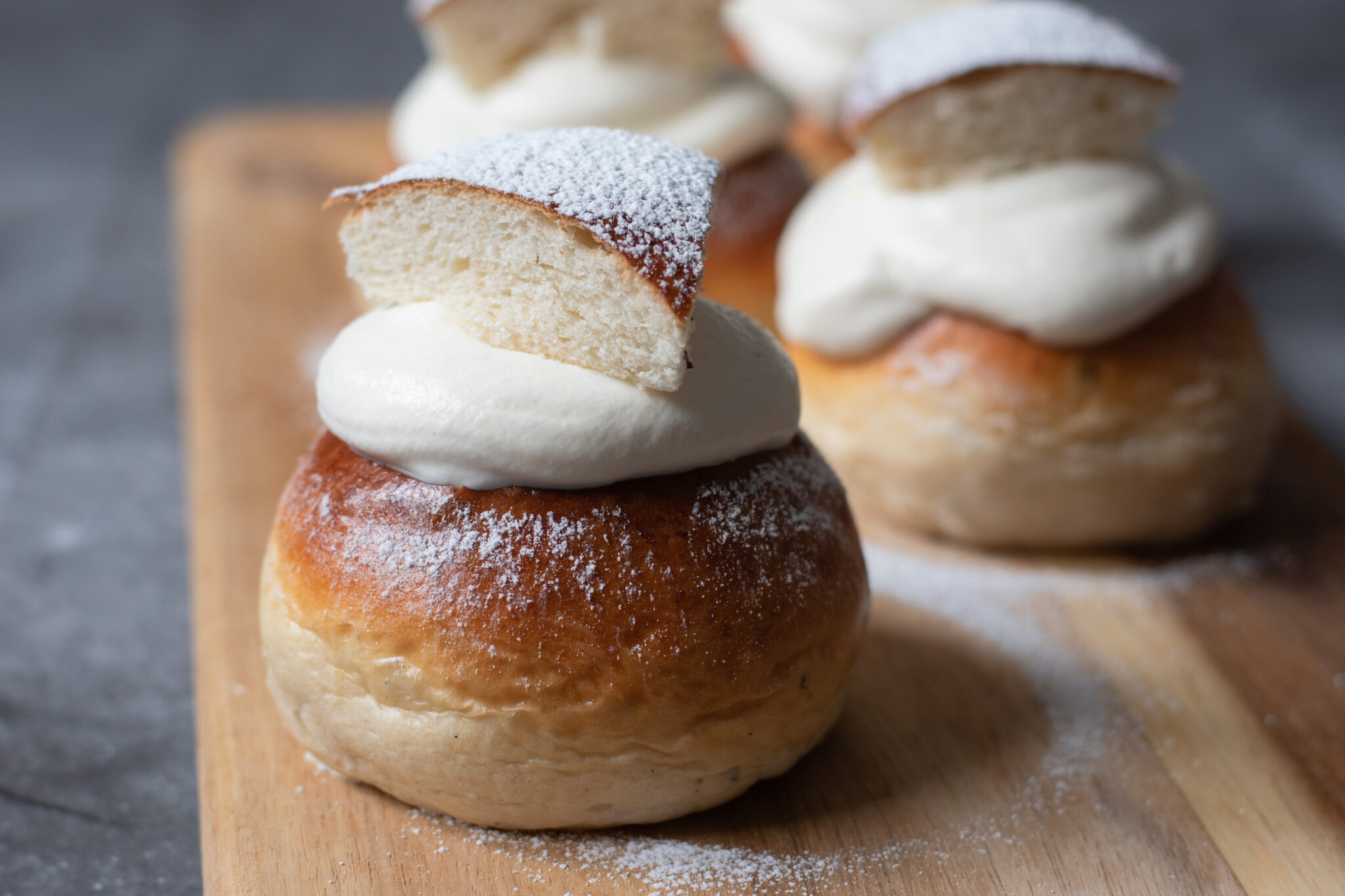 Semlor med rostad mandelmassa - Elina & Mickes mat